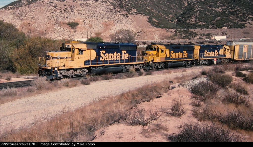 Santa Fe SD40-2 "SNOOT" 5136